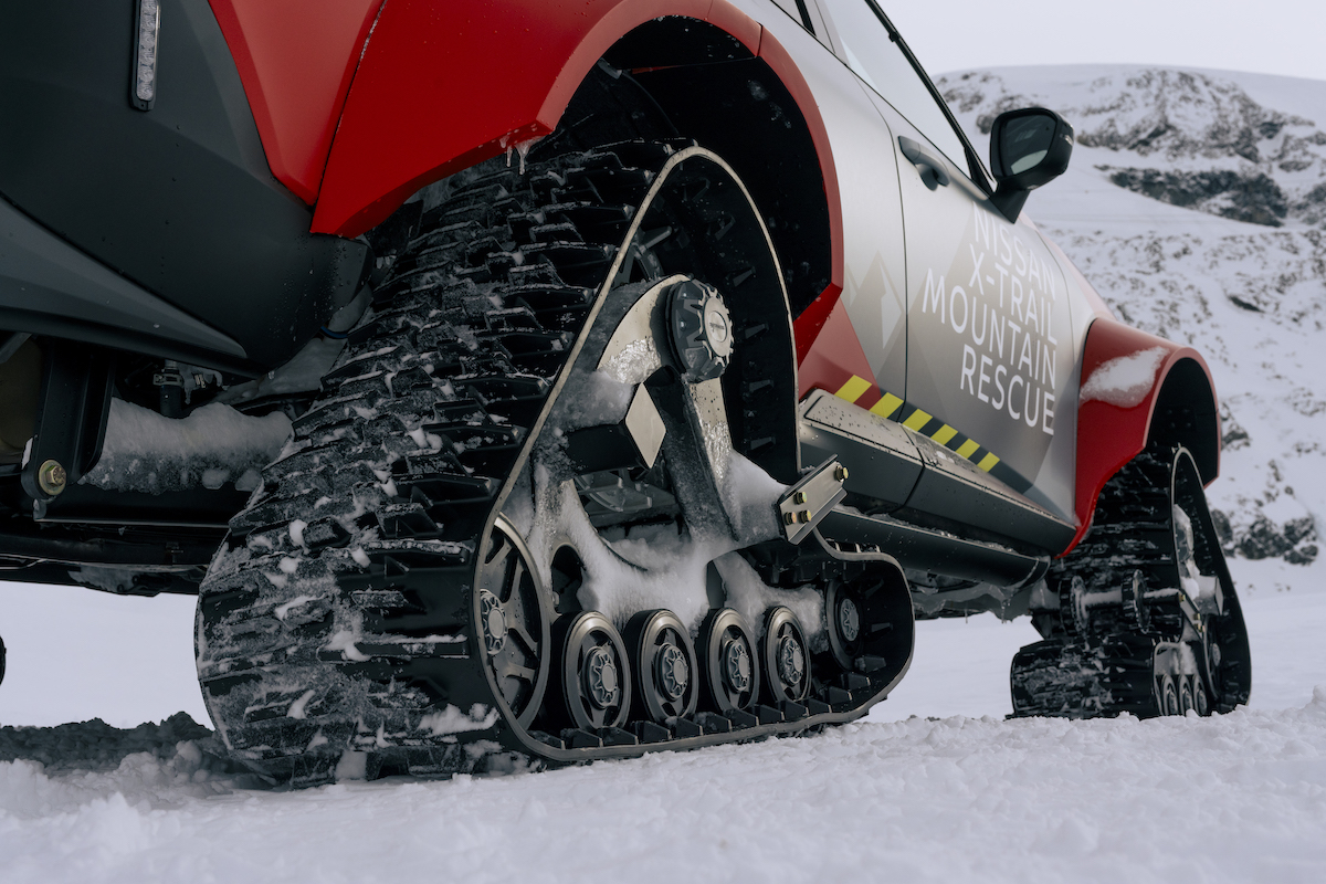 Ketten statt Räder: Nissan X-Trail Mountain Rescue - Carl mobil