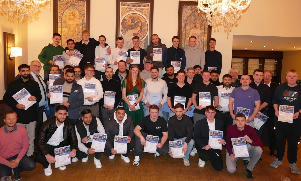 Kfz-Innung Hildesheim feiert die Kfz-Mechatroniker 2025 - Carl mobil